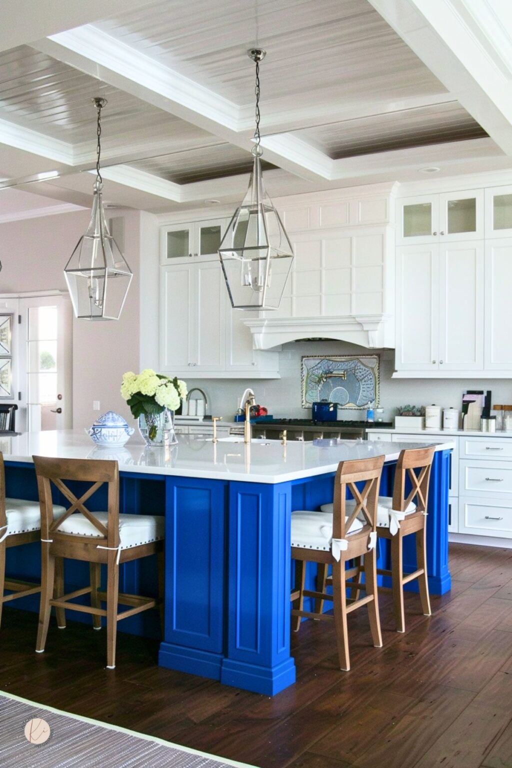 White Kitchens with a Pop of Color (Creative Ideas) - Kitchen Informant